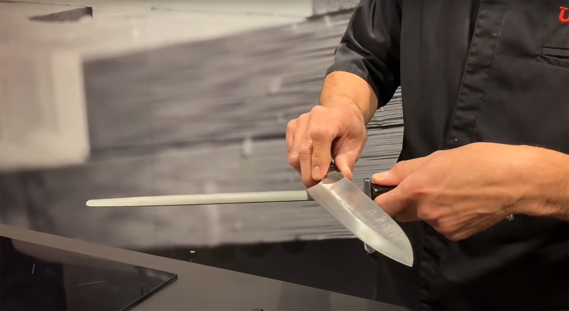 Cómo afilar cuchillos con chaira: técnicas y consejos esenciales – UTSET 1894